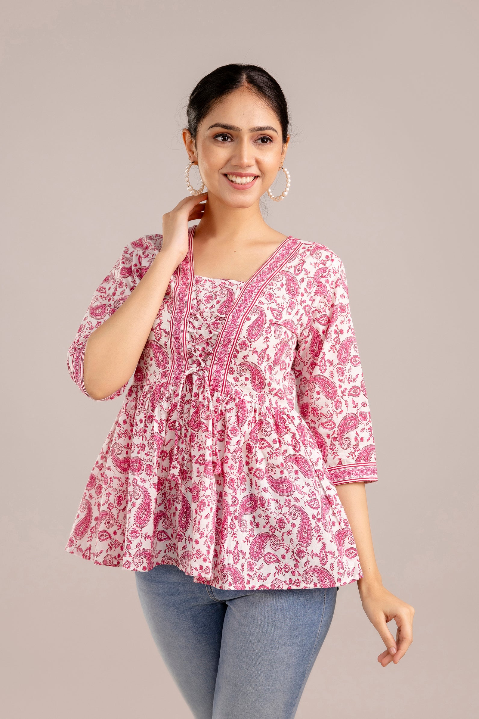 White and pink paisley peplum top – Masang