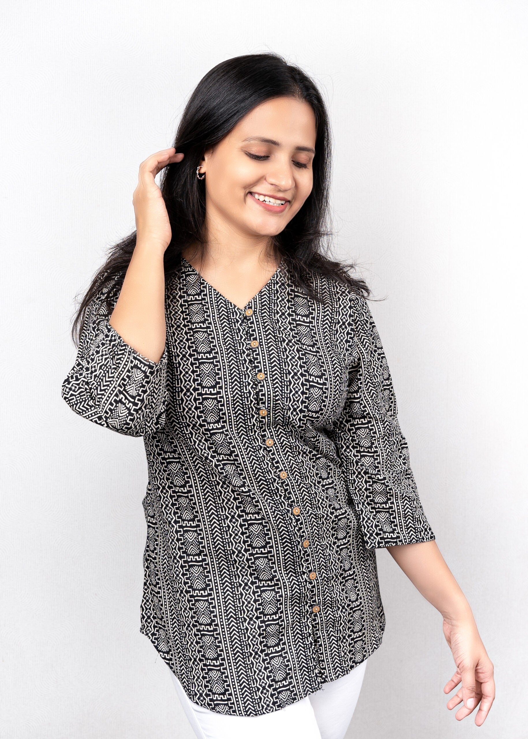 Monochrome Geometric Print Shirt – Masang
